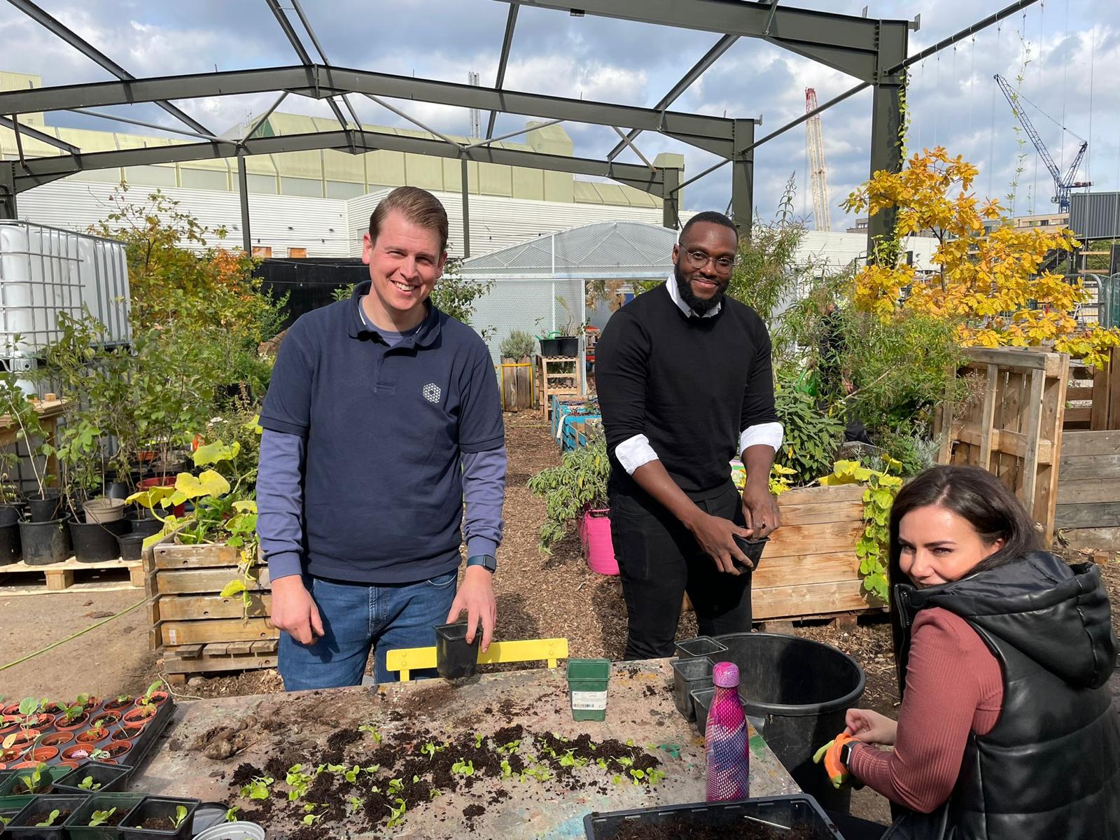 QCIC volunteers at Global Generation’s Paper Garden | QCIC